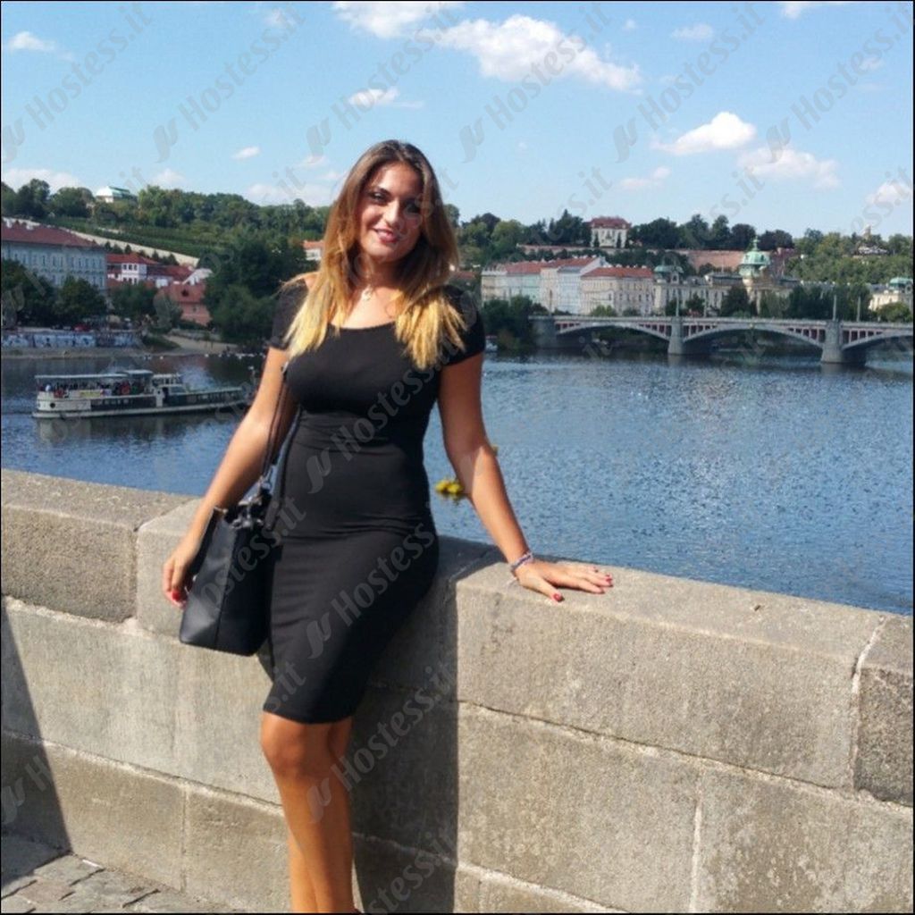 Francesca D. Hostess su Napoli - Hostess.it